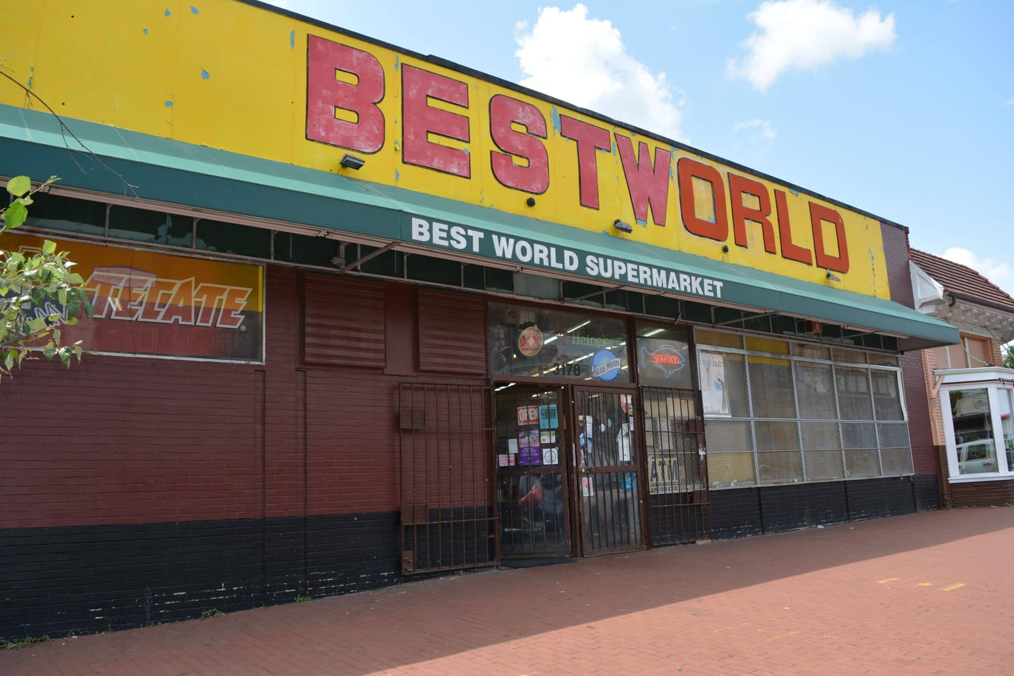 Bestworld Supermarket - District Bridges
